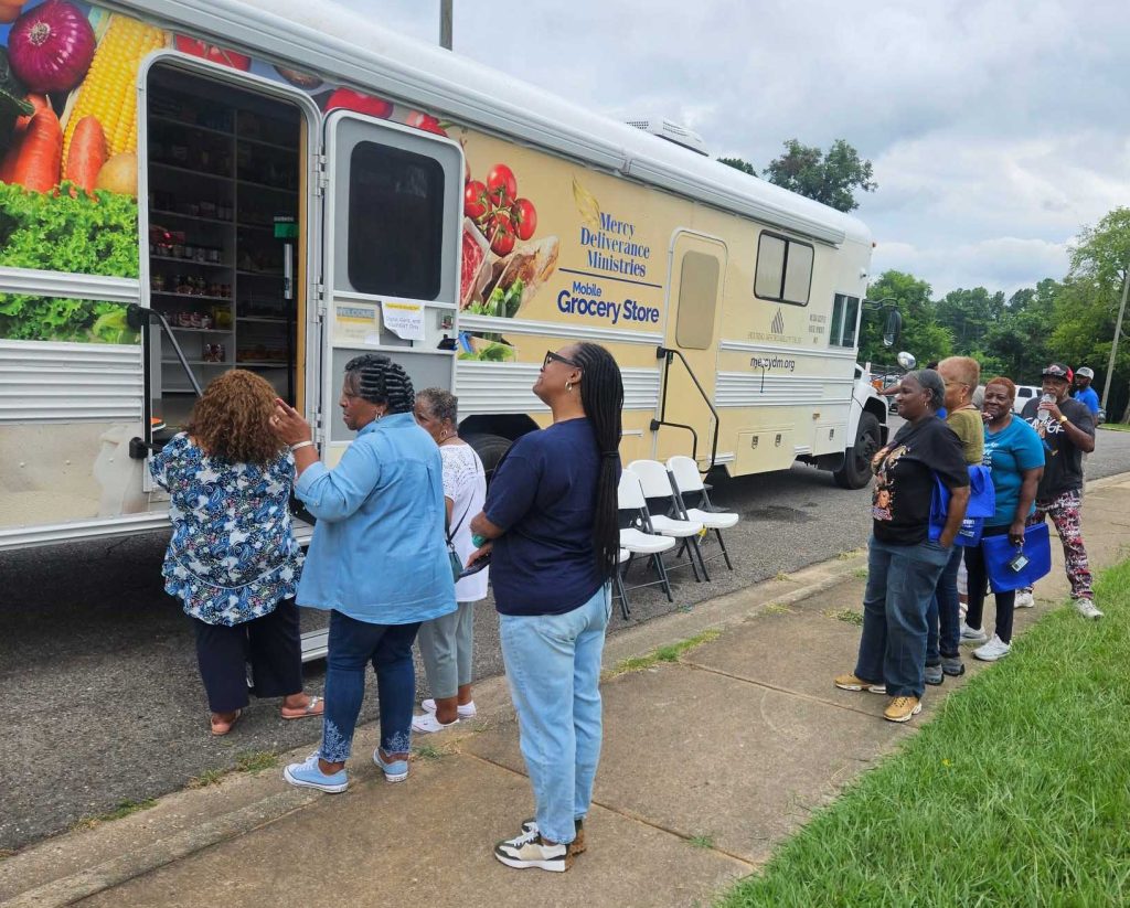Mobile Grocery Bus | Mercy Deliverance Ministries
